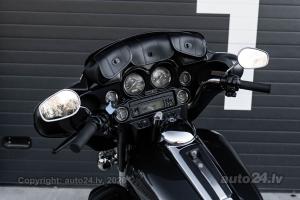 Black Harley-Davidson Electra Glide 2011 in Tallinn, with an engine capacity of 1.69 L and mileage of 18 thousand km for 11990 €, photo 18 on AUTOMOTO.COM.LV
