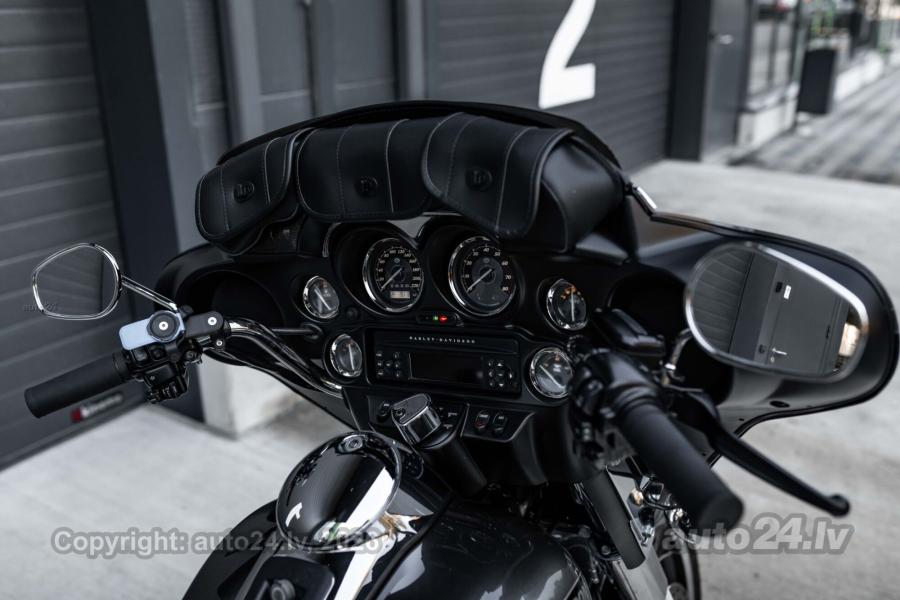Black Harley-Davidson Electra Glide 2011 in Tallinn, with an engine capacity of 1.69 L and mileage of 18 thousand km for 11990 €, photo 19 on AUTOMOTO.COM.LV