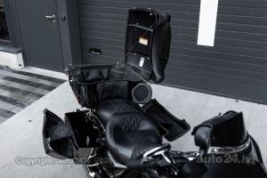 Black Harley-Davidson Electra Glide 2011 in Tallinn, with an engine capacity of 1.69 L and mileage of 18 thousand km for 11990 €, photo 22 on AUTOMOTO.COM.LV