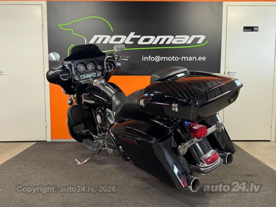 Black Harley-Davidson Electra Glide 2013 in Tartu, with an engine capacity of 1.69 L and mileage of 38 thousand km for 9990 €, photo 5 on AUTOMOTO.COM.LV
