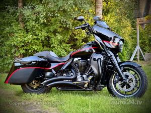 Black Harley-Davidson Electra Glide 2014 in Tallinn, with an engine capacity of 1.69 L and mileage of 32 thousand km for 13750 €, photo  on AUTOMOTO.COM.LV