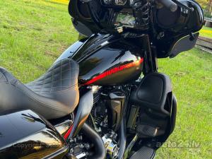 Black Harley-Davidson Electra Glide 2014 in Tallinn, with an engine capacity of 1.69 L and mileage of 32 thousand km for 13750 €, photo 8 on AUTOMOTO.COM.LV