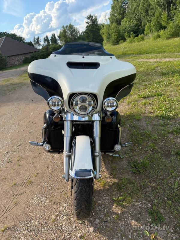 Melns Harley-Davidson Electra Glide 2016 Viljandi, ar dzinēja tilpumu 1.69 L un nobraukumu 0 tūkst. km par 16500 €, foto 2 vietnē AUTOMOTO.COM.LV