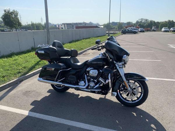 Black Harley-Davidson Electra Glide 2018 in Kaunas, with an engine capacity of 1.70 L and mileage of 13 thousand km for 16000 €, photo 9 on AUTOMOTO.COM.LV