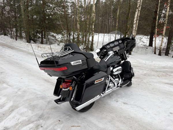 Melns Harley-Davidson Electra Glide 2018 Viļņa, ar dzinēja tilpumu 1.75 L un nobraukumu 21 tūkst. km par 15200 €, foto 3 vietnē AUTOMOTO.COM.LV