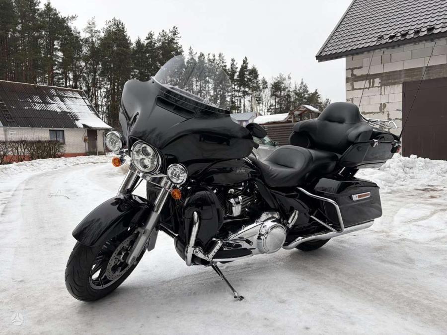 Melns Harley-Davidson Electra Glide 2018 Viļņa, ar dzinēja tilpumu 1.75 L un nobraukumu 21 tūkst. km par 15200 €, foto 7 vietnē AUTOMOTO.COM.LV