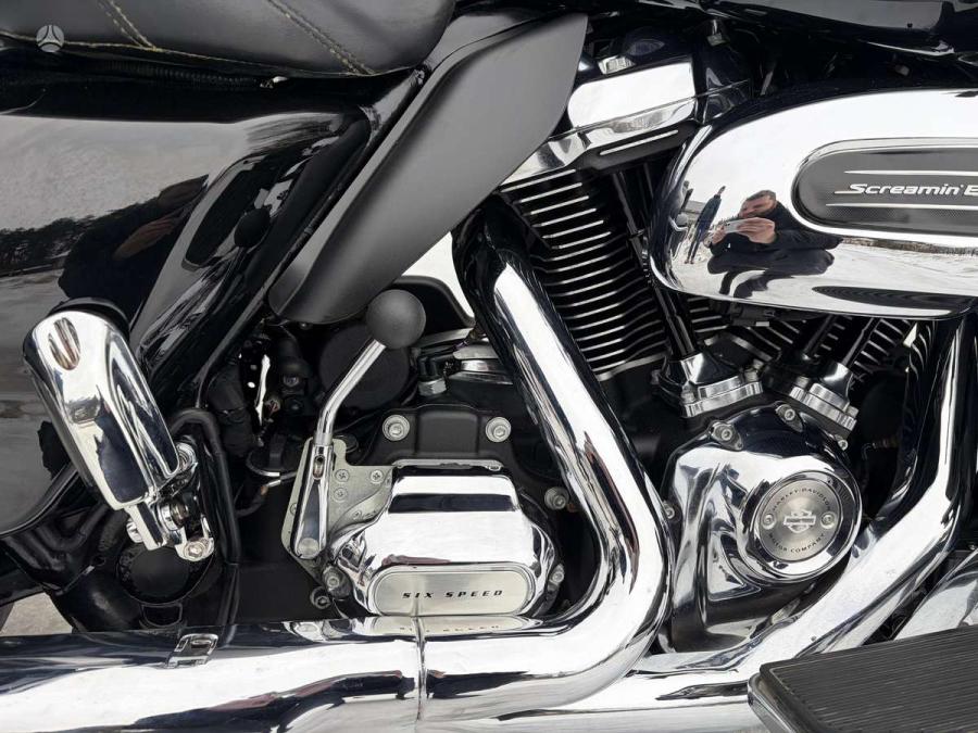 Melns Harley-Davidson Electra Glide 2018 Viļņa, ar dzinēja tilpumu 1.75 L un nobraukumu 21 tūkst. km par 15200 €, foto 13 vietnē AUTOMOTO.COM.LV