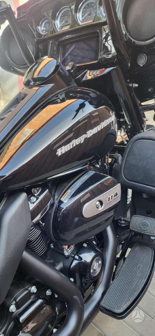 Black Harley-Davidson Electra Glide 2020 in Kaunas, with an engine capacity of 1.87 L and mileage of 24 thousand km for 17500 €, photo 8 on AUTOMOTO.COM.LV
