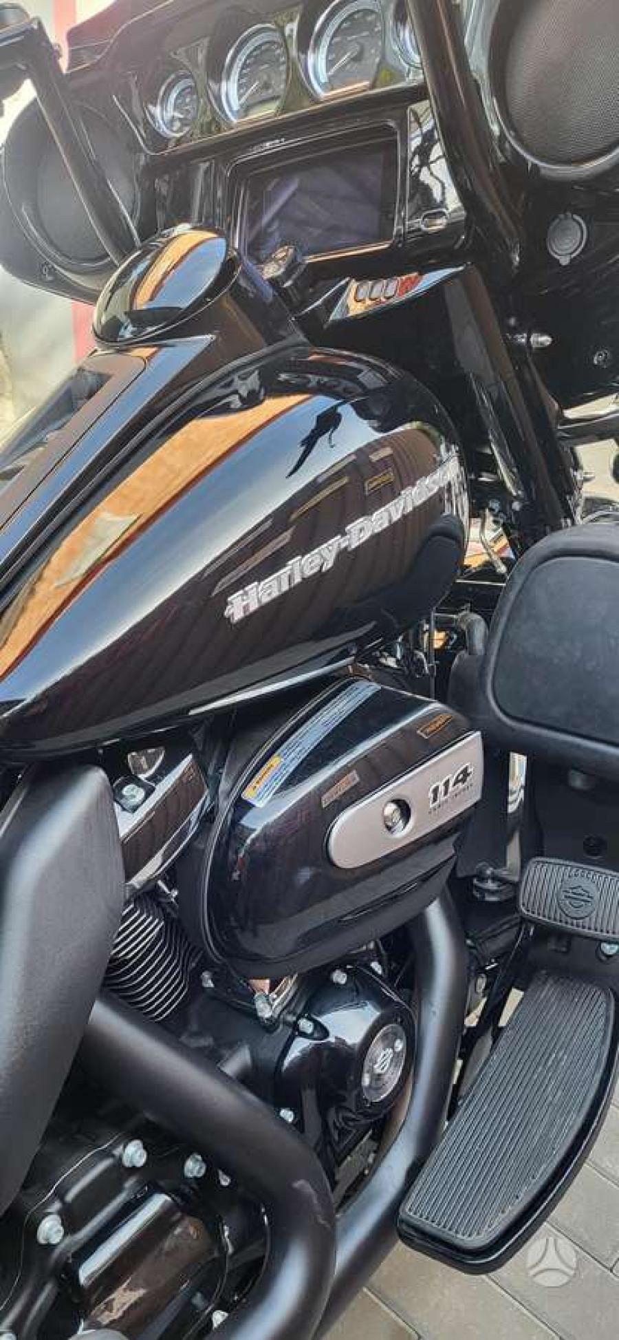 Black Harley-Davidson Electra Glide 2020 in Kaunas, with an engine capacity of 1.87 L and mileage of 24 thousand km for 17500 €, photo 8 on AUTOMOTO.COM.LV