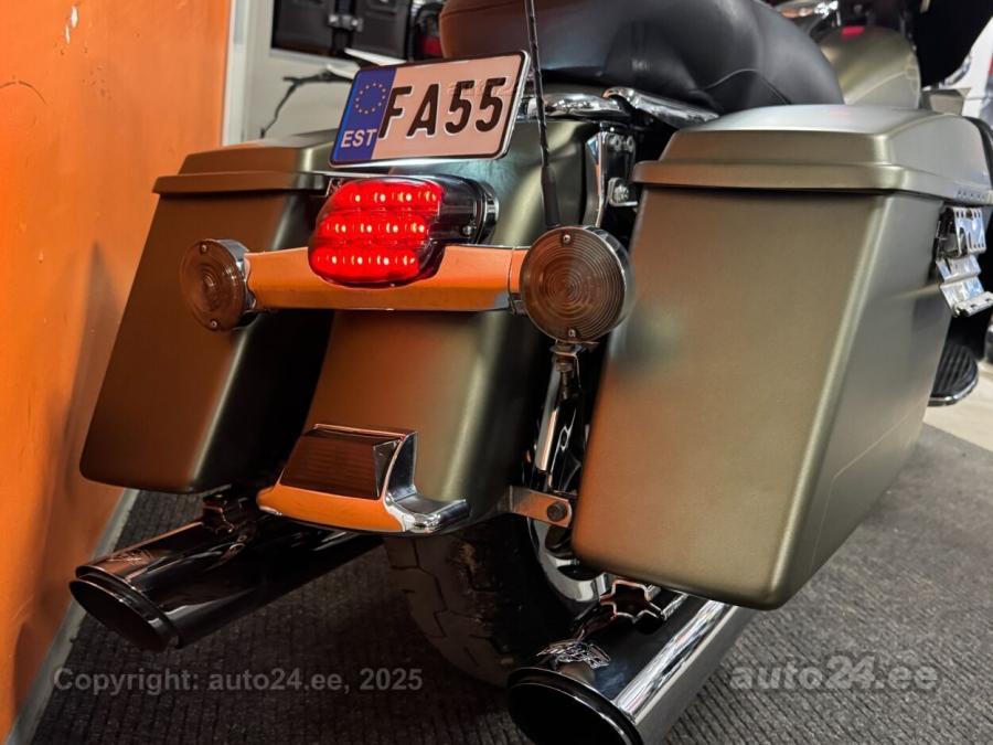 Zaļš Harley-Davidson Electra Glide 2003 Tartu, ar dzinēja tilpumu 1.45 L un nobraukumu 38 tūkst. km par 7590 €, foto 10 vietnē AUTOMOTO.COM.LV