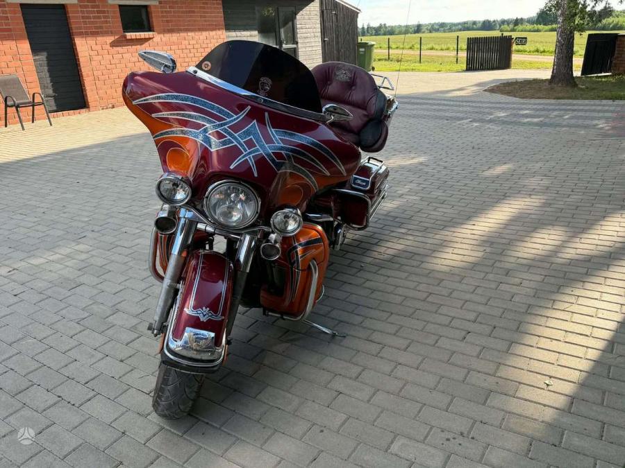 Harley-Davidson Electra Glide 2000 in Saldus, with an engine capacity of 1.45 L and mileage of 100 thousand km for 4750 €, photo 1 on AUTOMOTO.COM.LV