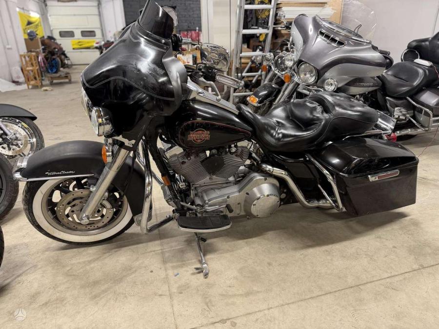 Harley-Davidson Electra Glide 2002 in Siauliai, with an engine capacity of 1.45 L and mileage of 20 thousand km for 4200 €, photo 3 on AUTOMOTO.COM.LV