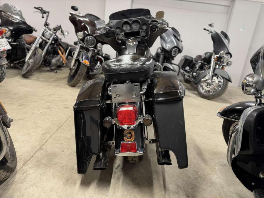 Harley-Davidson Electra Glide 2002 in Siauliai, with an engine capacity of 1.45 L and mileage of 20 thousand km for 4200 €, photo 5 on AUTOMOTO.COM.LV