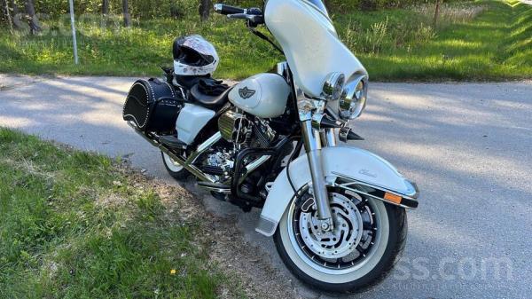 Harley-Davidson Electra Glide 2003 Rīga, ar dzinēja tilpumu 1.45 L un nobraukumu 0 tūkst. km par 7000 €, foto 9 vietnē AUTOMOTO.COM.LV