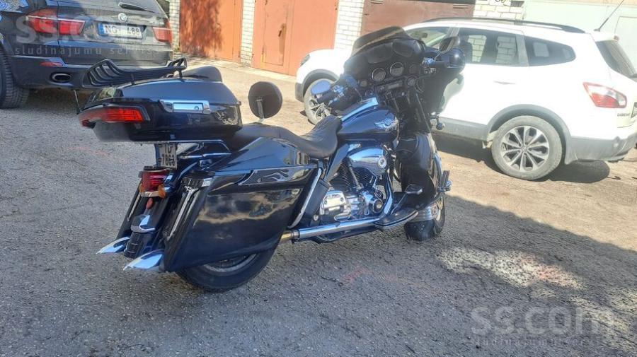 Harley-Davidson Electra Glide 2003 Rīga, ar dzinēja tilpumu 1.45 L un nobraukumu 0 tūkst. km par 7000 €, foto 5 vietnē AUTOMOTO.COM.LV