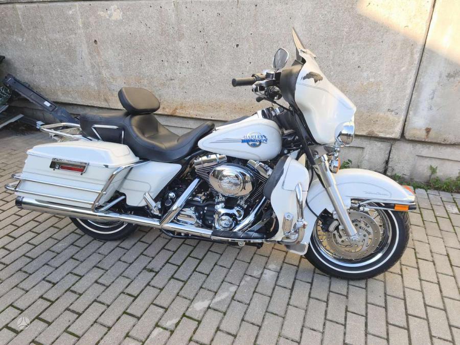 Harley-Davidson Electra Glide 2005 in Siauliai, with an engine capacity of 0.00 L and mileage of 11 thousand km for 4400 €, photo 1 on AUTOMOTO.COM.LV