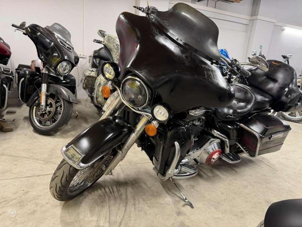 Harley-Davidson Electra Glide 2006 Šauļi, ar dzinēja tilpumu 1.45 L un nobraukumu 18 tūkst. km par 4444 €, foto 3 vietnē AUTOMOTO.COM.LV