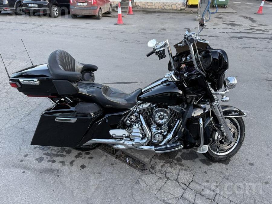 Harley-Davidson Electra Glide 2014 Rīga, ar dzinēja tilpumu 1.70 L un nobraukumu 0 tūkst. km par 13350 €, foto 6 vietnē AUTOMOTO.COM.LV