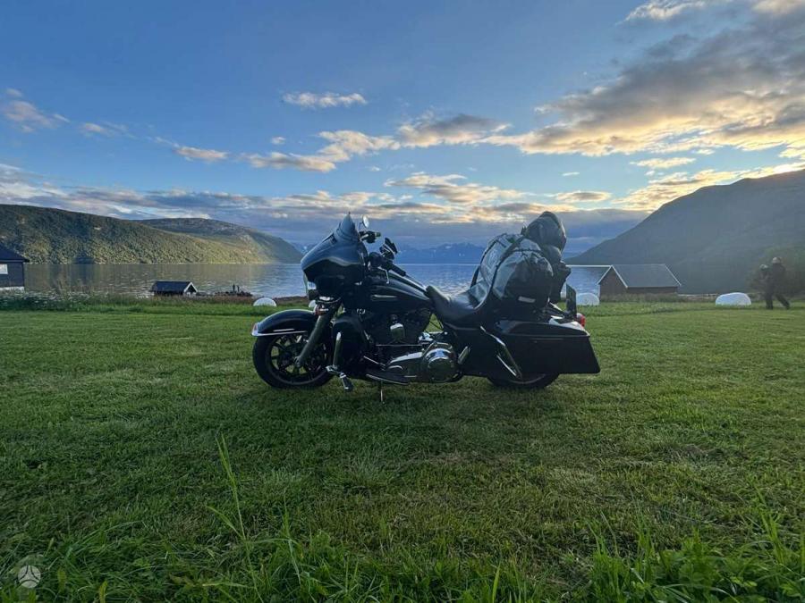Harley-Davidson Electra Glide 2016 in Siauliai, with an engine capacity of 1.69 L and mileage of 21 thousand km for 9600 €, photo 6 on AUTOMOTO.COM.LV