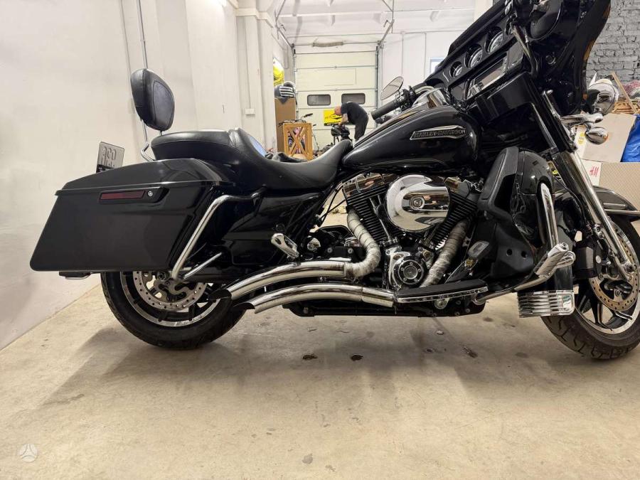Harley-Davidson Electra Glide 2016 in Siauliai, with an engine capacity of 1.69 L and mileage of 21 thousand km for 9600 €, photo 7 on AUTOMOTO.COM.LV