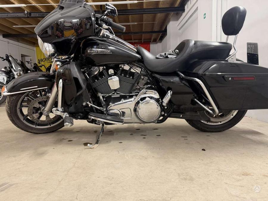 Harley-Davidson Electra Glide 2016 in Siauliai, with an engine capacity of 1.69 L and mileage of 21 thousand km for 9600 €, photo 10 on AUTOMOTO.COM.LV