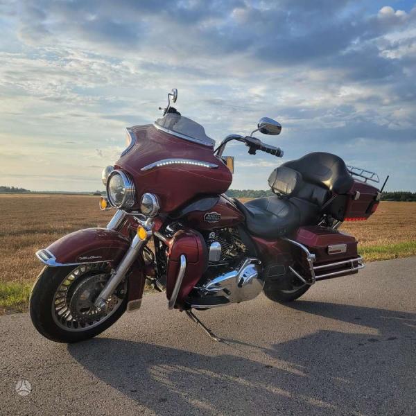 Red Harley-Davidson Electra Glide 2010 in Joniskis, with an engine capacity of 1.58 L and mileage of 95 thousand km for 8200 €, photo 1 on AUTOMOTO.COM.LV