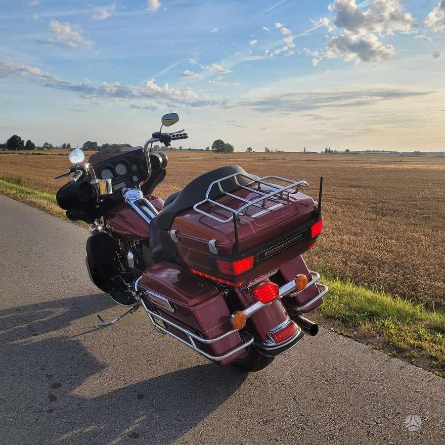 Red Harley-Davidson Electra Glide 2010 in Joniskis, with an engine capacity of 1.58 L and mileage of 95 thousand km for 8200 €, photo 4 on AUTOMOTO.COM.LV