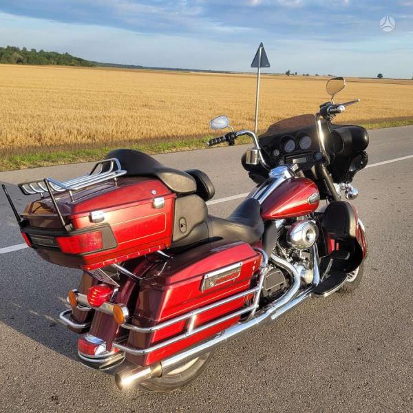 Red Harley-Davidson Electra Glide 2010 in Joniskis, with an engine capacity of 1.58 L and mileage of 95 thousand km for 8200 €, photo 7 on AUTOMOTO.COM.LV