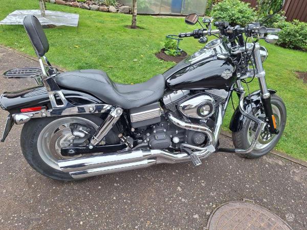 Melns Harley-Davidson Fat Bob 2009 Panevēža, ar dzinēja tilpumu 1.60 L un nobraukumu 19 tūkst. km par 6500 €, foto 6 vietnē AUTOMOTO.COM.LV