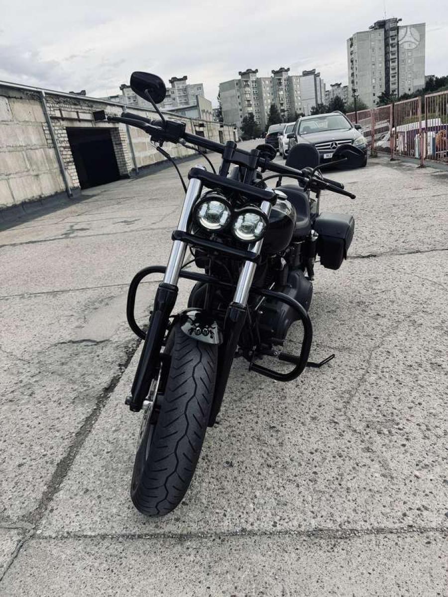 Black Harley-Davidson Fat Bob 2016 in Kaunas, with an engine capacity of 1.70 L and mileage of 11 thousand km for 9200 €, photo 4 on AUTOMOTO.COM.LV