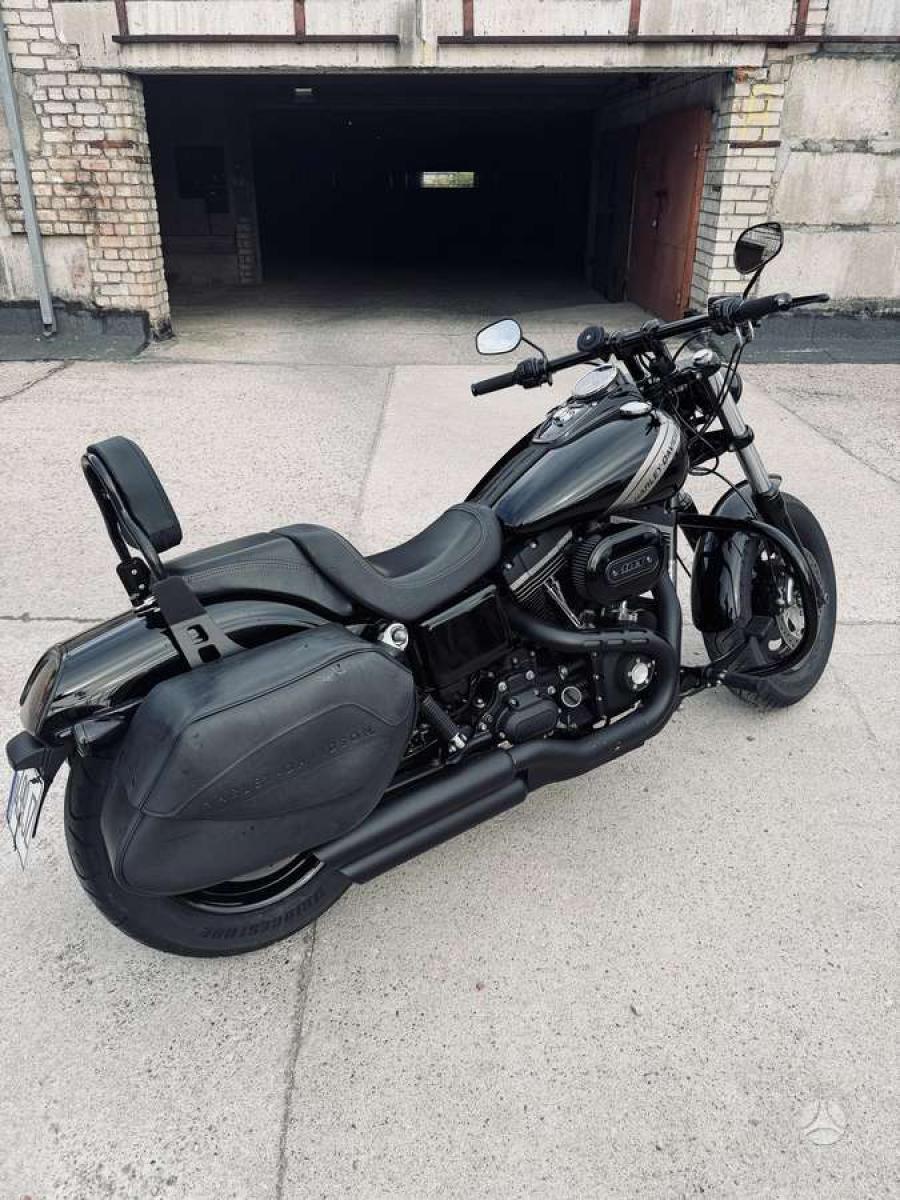 Black Harley-Davidson Fat Bob 2016 in Kaunas, with an engine capacity of 1.70 L and mileage of 11 thousand km for 9200 €, photo 7 on AUTOMOTO.COM.LV