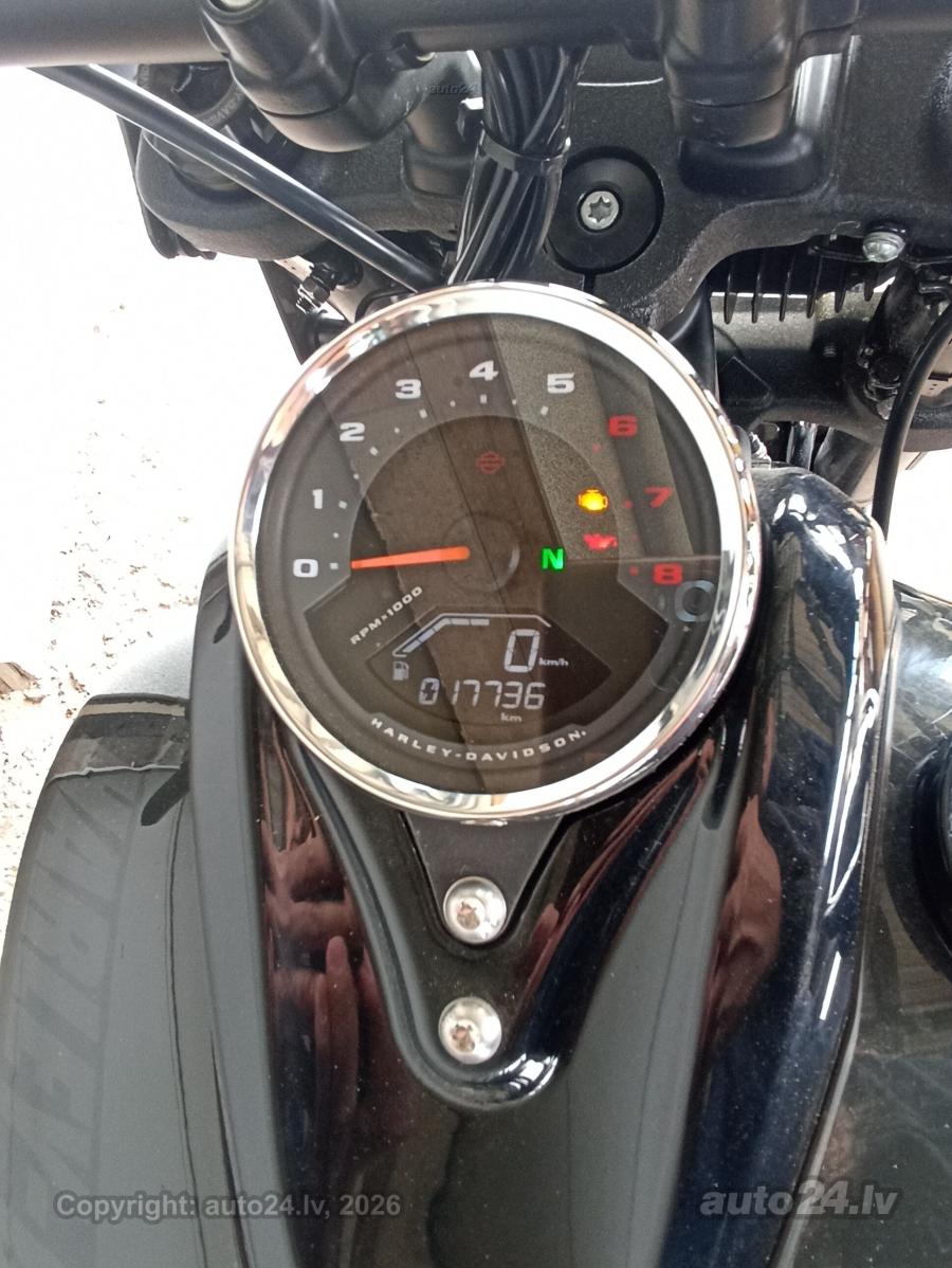 Melns Harley-Davidson Fat Bob 2017 Pērnava, ar dzinēja tilpumu 1.87 L un nobraukumu 18 tūkst. km par 18500 €, foto 6 vietnē AUTOMOTO.COM.LV