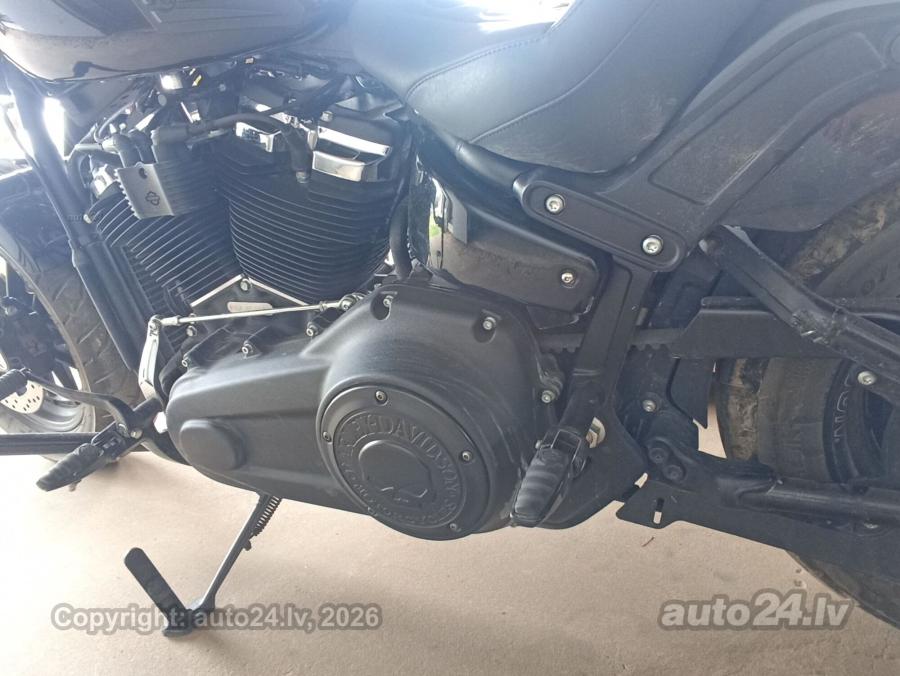 Melns Harley-Davidson Fat Bob 2017 Pērnava, ar dzinēja tilpumu 1.87 L un nobraukumu 18 tūkst. km par 18500 €, foto 7 vietnē AUTOMOTO.COM.LV