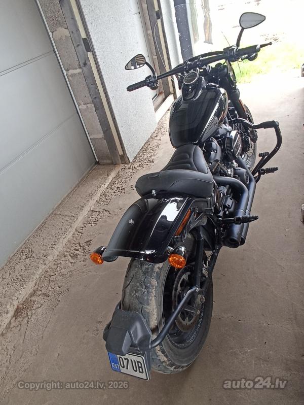 Melns Harley-Davidson Fat Bob 2017 Pērnava, ar dzinēja tilpumu 1.87 L un nobraukumu 18 tūkst. km par 18500 €, foto 7 vietnē AUTOMOTO.COM.LV
