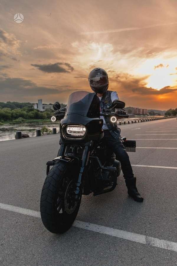 Black Harley-Davidson Fat Bob 2018 in Kaunas, with an engine capacity of 1.87 L and mileage of 17 thousand km for 14000 €, photo 2 on AUTOMOTO.COM.LV