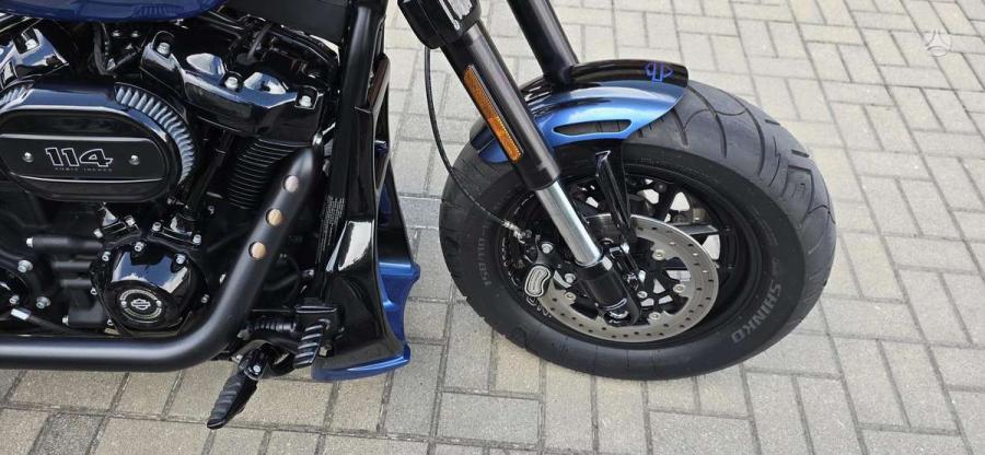 Black Harley-Davidson Fat Bob 2018 in Marijampole, with an engine capacity of 1.87 L and mileage of 25 thousand km for 15000 €, photo 4 on AUTOMOTO.COM.LV