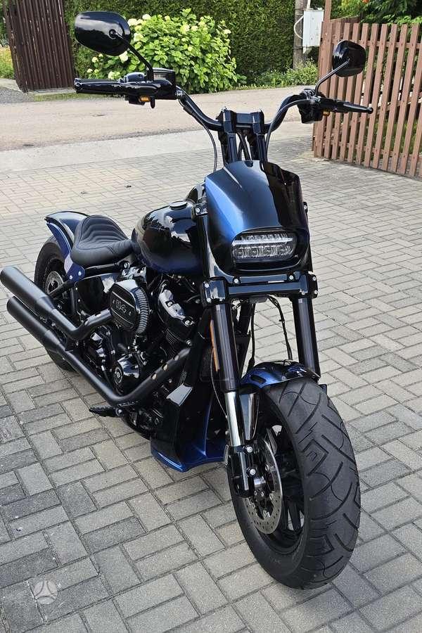 Black Harley-Davidson Fat Bob 2018 in Marijampole, with an engine capacity of 1.87 L and mileage of 25 thousand km for 15000 €, photo 4 on AUTOMOTO.COM.LV