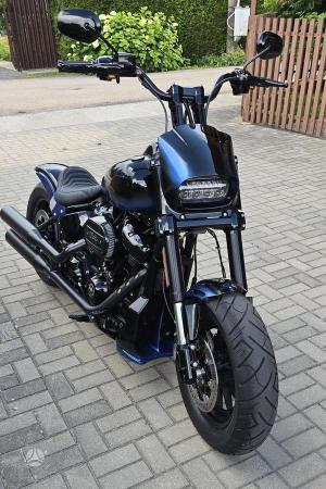 Black Harley-Davidson Fat Bob 2018 in Marijampole, with an engine capacity of 1.87 L and mileage of 25 thousand km for 15000 €, photo 5 on AUTOMOTO.COM.LV