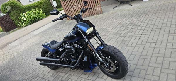 Black Harley-Davidson Fat Bob 2018 in Marijampole, with an engine capacity of 1.87 L and mileage of 25 thousand km for 15000 €, photo 5 on AUTOMOTO.COM.LV