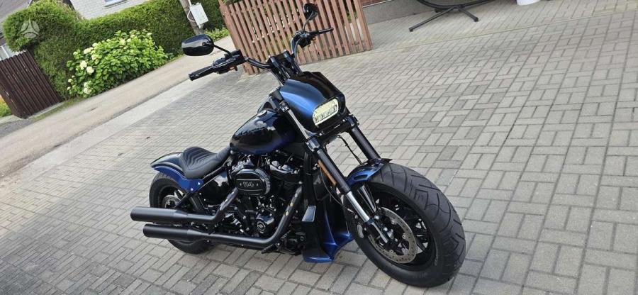 Black Harley-Davidson Fat Bob 2018 in Marijampole, with an engine capacity of 1.87 L and mileage of 25 thousand km for 15000 €, photo 6 on AUTOMOTO.COM.LV
