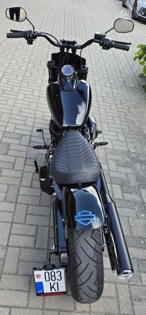 Black Harley-Davidson Fat Bob 2018 in Marijampole, with an engine capacity of 1.87 L and mileage of 25 thousand km for 15000 €, photo 14 on AUTOMOTO.COM.LV