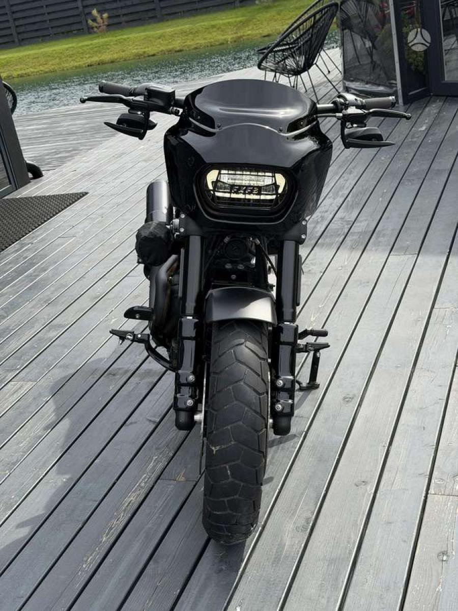 Black Harley-Davidson Fat Bob 2018 in Vilnius, with an engine capacity of 1.75 L and mileage of 10 thousand km for 19000 €, photo 4 on AUTOMOTO.COM.LV