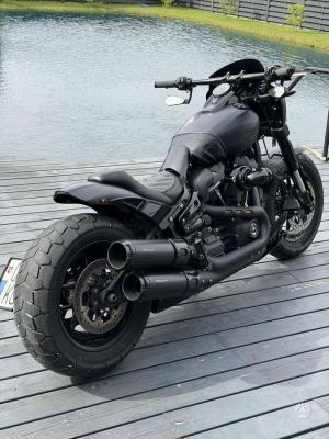 Black Harley-Davidson Fat Bob 2018 in Vilnius, with an engine capacity of 1.75 L and mileage of 10 thousand km for 19000 €, photo 7 on AUTOMOTO.COM.LV