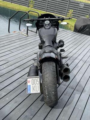 Black Harley-Davidson Fat Bob 2018 in Vilnius, with an engine capacity of 1.75 L and mileage of 10 thousand km for 19000 €, photo 13 on AUTOMOTO.COM.LV