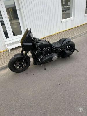 Black Harley-Davidson Fat Bob 2018 in Vilnius, with an engine capacity of 1.75 L and mileage of 10 thousand km for 19000 €, photo 16 on AUTOMOTO.COM.LV