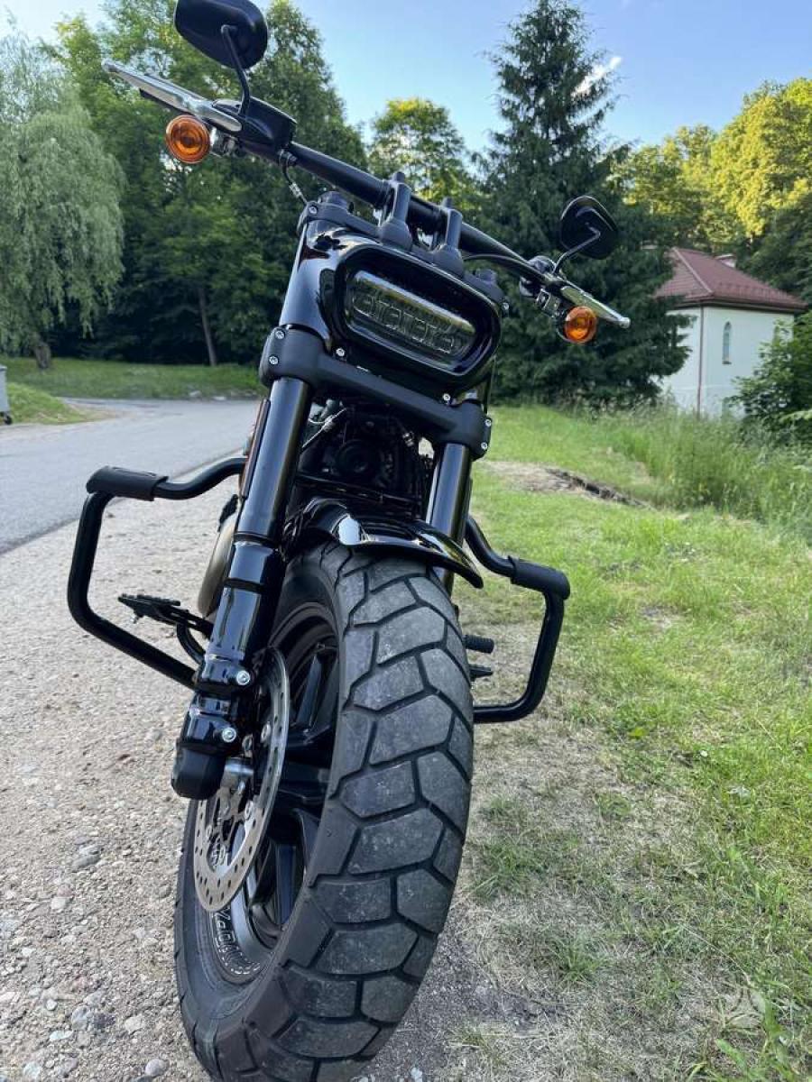 Black Harley-Davidson Fat Bob 2019 in Vilnius, with an engine capacity of 1.87 L and mileage of 3 thousand km for 18600 €, photo 1 on AUTOMOTO.COM.LV