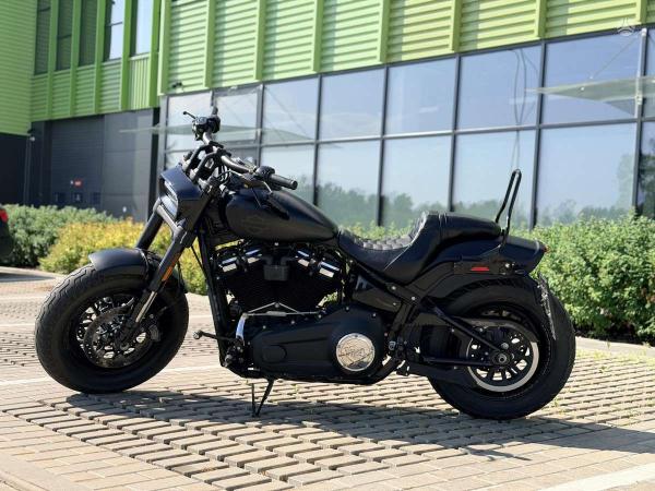 Black Harley-Davidson Fat Bob 2021 in Vilnius, with an engine capacity of 1.87 L and mileage of 15 thousand km for 13300 €, photo 2 on AUTOMOTO.COM.LV