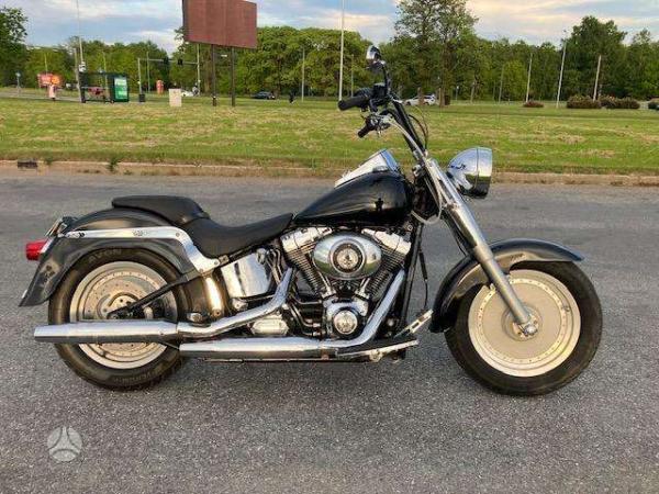 Black Harley-Davidson Fat Boy 2000 in Tallinn, with an engine capacity of 1.45 L and mileage of 45 thousand km for 5650 €, photo 1 on AUTOMOTO.COM.LV