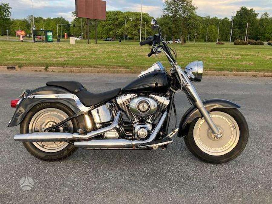 Black Harley-Davidson Fat Boy 2000 in Tallinn, with an engine capacity of 1.45 L and mileage of 45 thousand km for 5650 €, photo 1 on AUTOMOTO.COM.LV