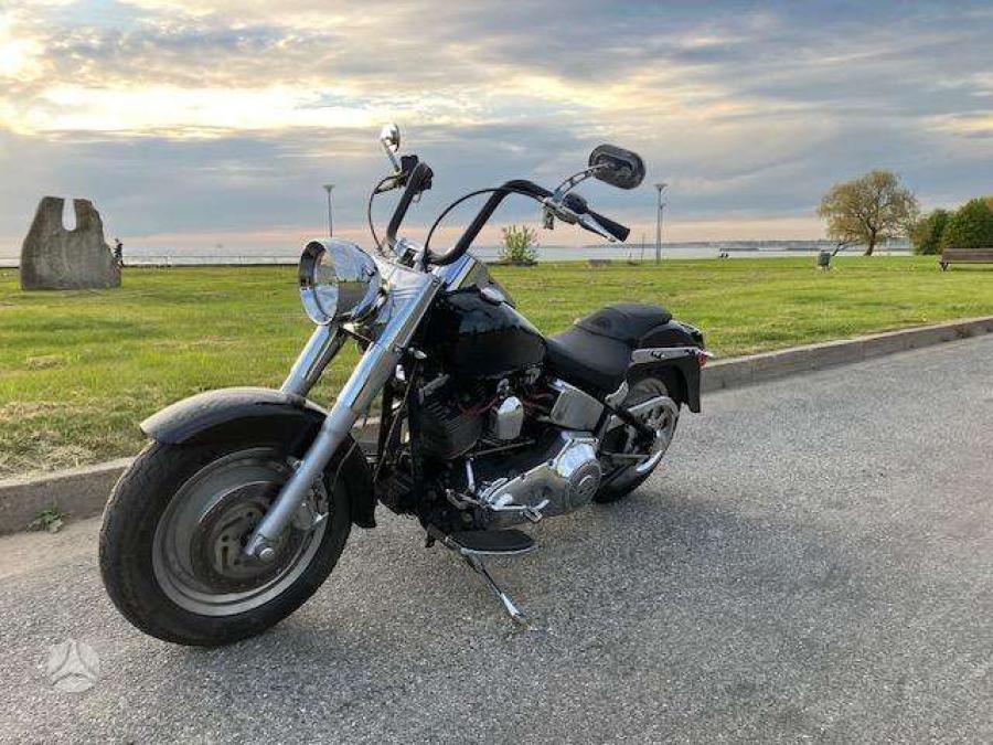 Black Harley-Davidson Fat Boy 2000 in Tallinn, with an engine capacity of 1.45 L and mileage of 45 thousand km for 5650 €, photo 4 on AUTOMOTO.COM.LV